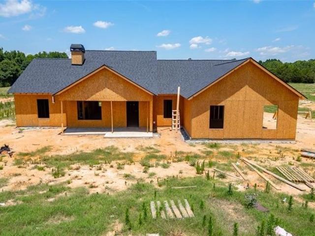 124 Creek Stone Dr, Hartwell, GA 30643