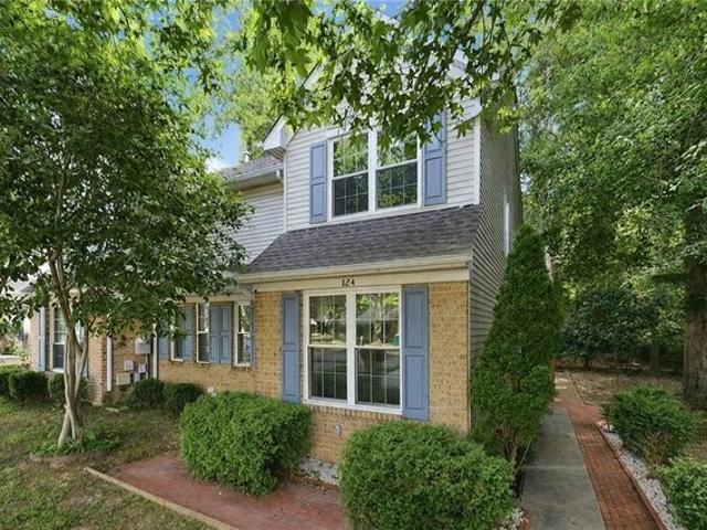 124 Creekstone Dr, Newport News, VA 23603