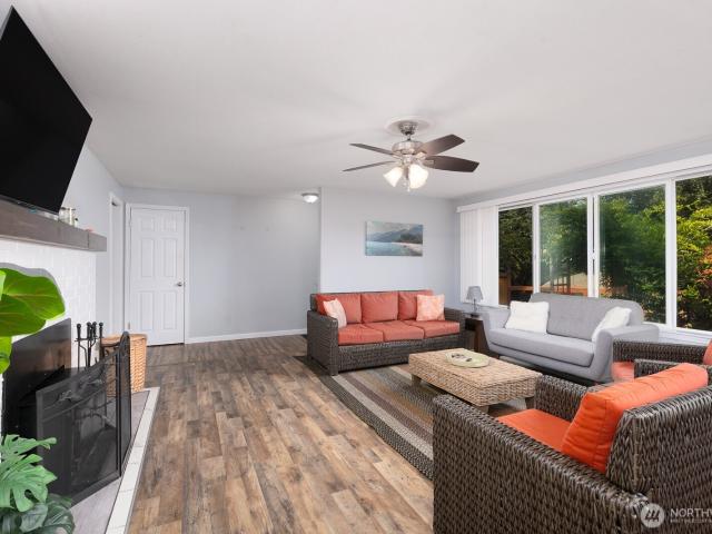 124 Crestwood Drive SW