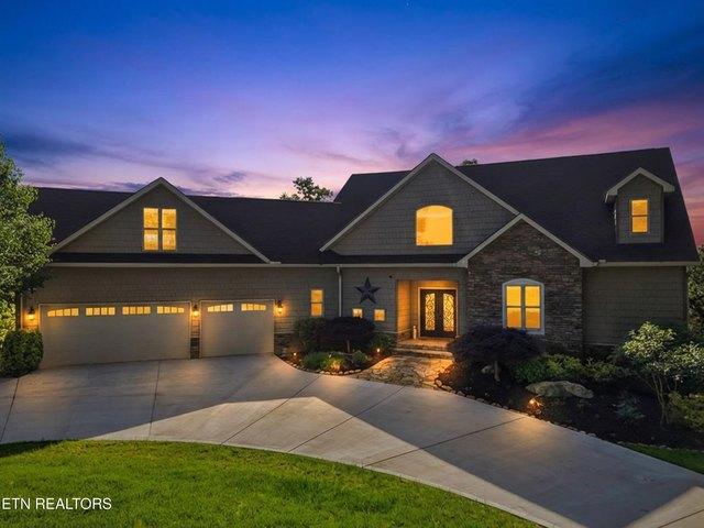 124 Cypress Dr, Dandridge, TN 37725