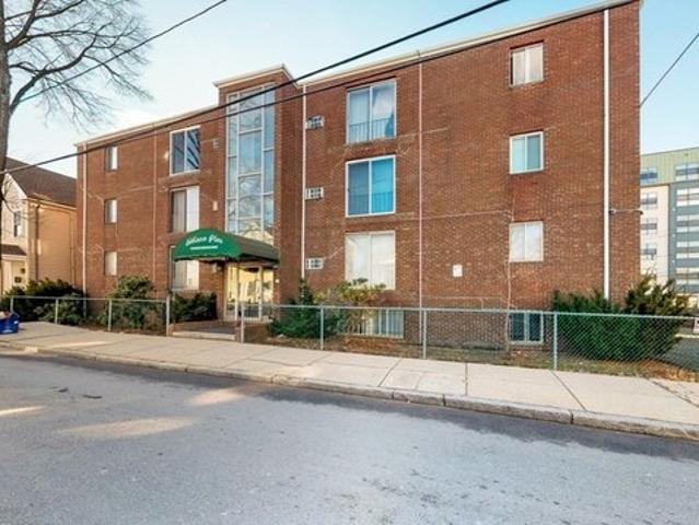 124 Addison St Apt 11, Chelsea, MA 02150