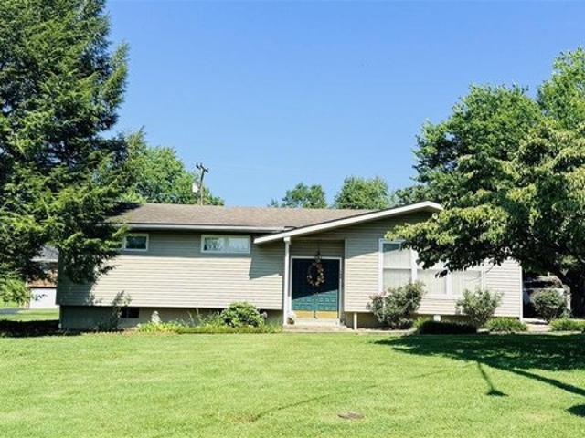124 Arlington Cir, Greensburg, KY 42743