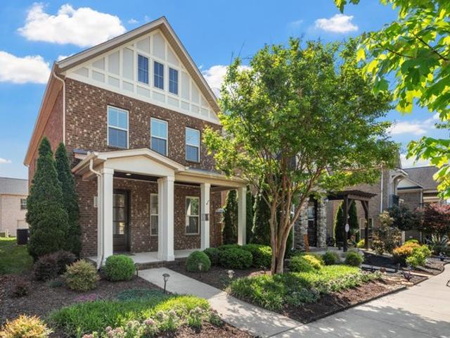 124 Ashcrest Pt, Hendersonville, TN 37075