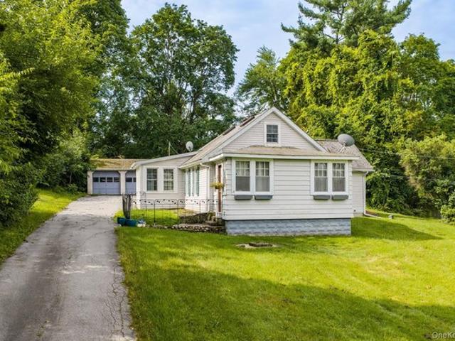 124 Bower Rd, Poughkeepsie, NY 12603
