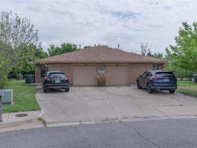 124 Barrett Pl, Edmond, OK 73003