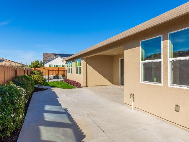 124 Basile Ct, Lincoln, CA 95648 | MLS #226092