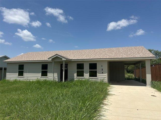 124 Bridlewood Ln, Bridgeport, TX 76426