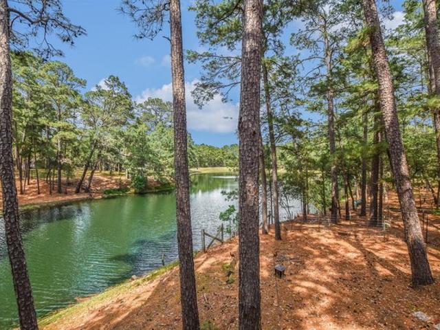 124 Broken Bow Rd, La Grange, TX 78945