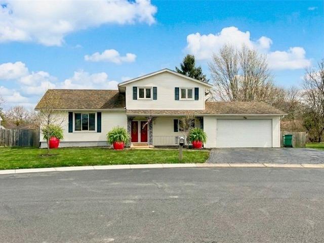 124 Granada Cir, Rochester, NY 14609