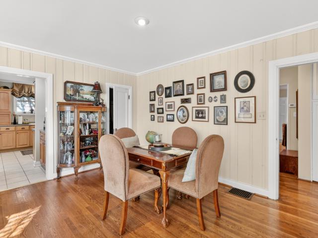 124 Greenlawn Dr