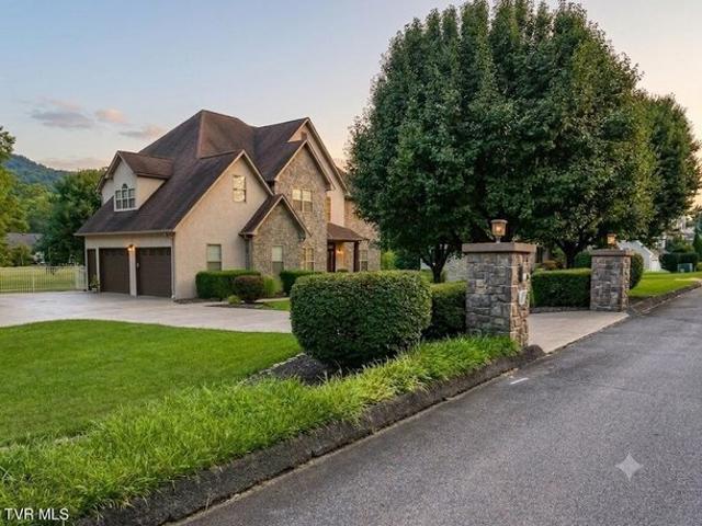 124 Douglas Ln, Bristol, TN 37620