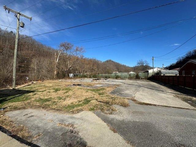 124 Douglas St, Pikeville, KY 41501