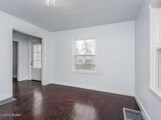 124 E Tenny Ave