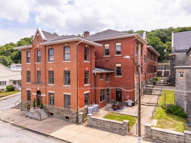 124 E Abbott Street