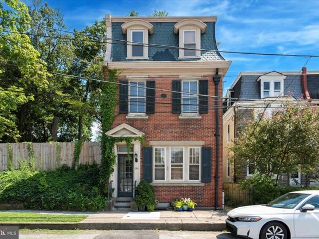 124 E Chestnut Hill Ave, Philadelphia, PA 19118