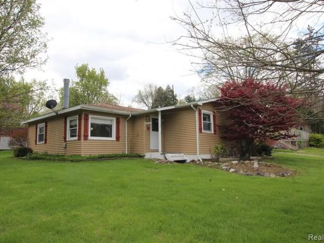 124 E Lafayette St, Milford Vlg, MI 48381
