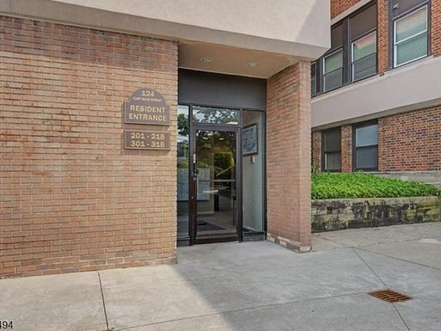 124 E Main St Apt 305, Denville, NJ 07834