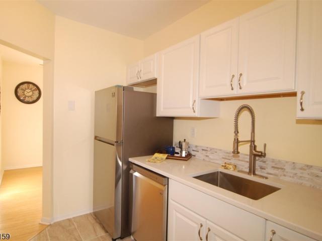 124 E Main St # 209