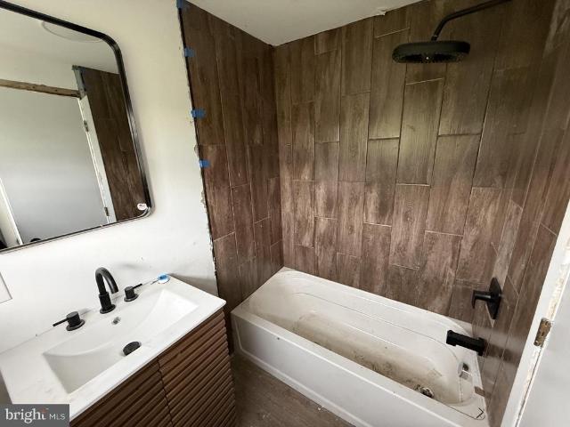 124 E Main Street # 2