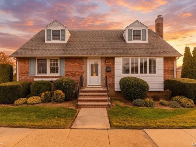 124 Kilburn Rd S, Garden City South, NY 11552 | Compass