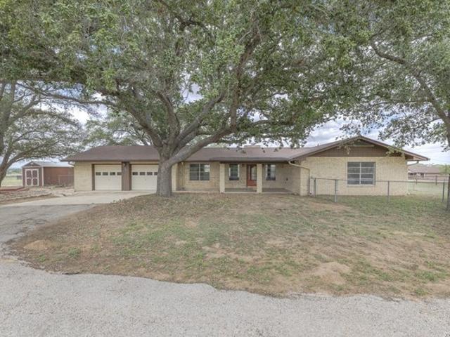 124 Home Place Dr, Adkins, TX 78101