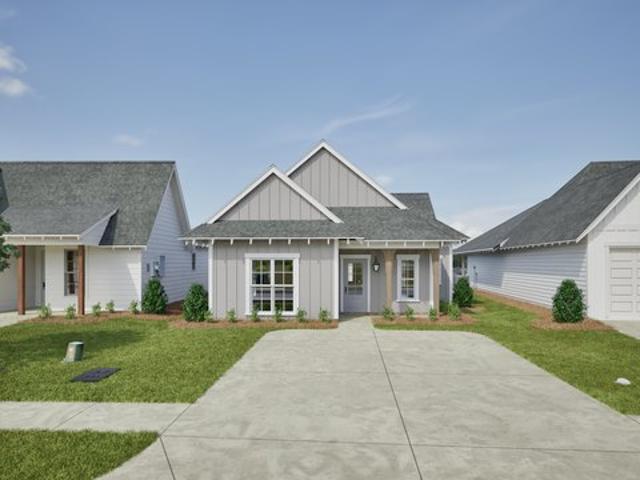 124 Honeysuckle Ln, Opelika, AL 36804