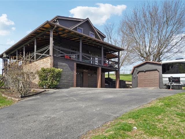 124 Harriet Dr