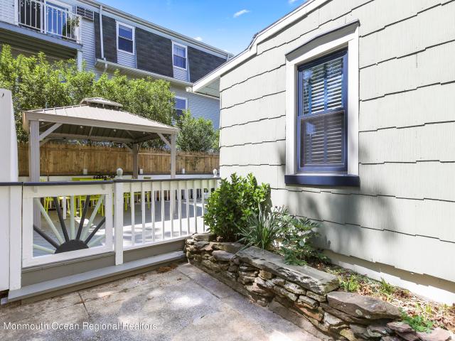 124 Heck Avenue