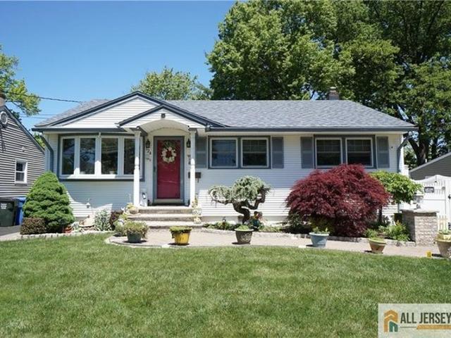 124 Inwood Ave, Colonia, NJ 07067