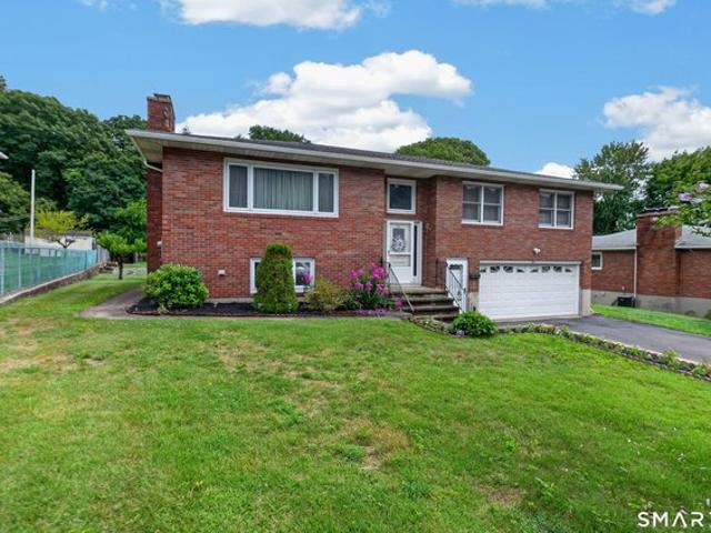 124 Judith Ln, Waterbury, CT 06704