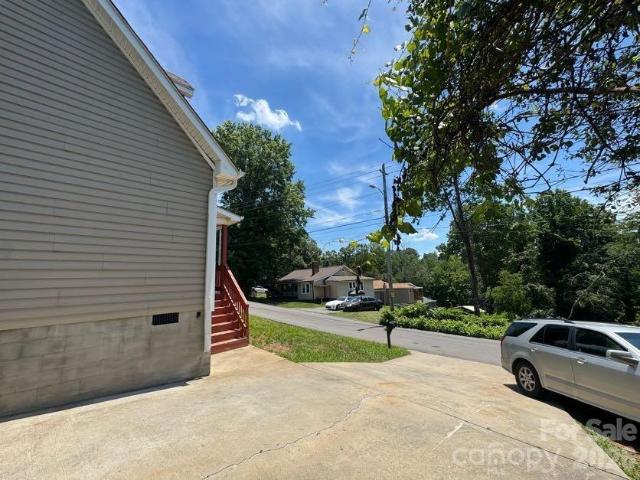 124 Oakland Road