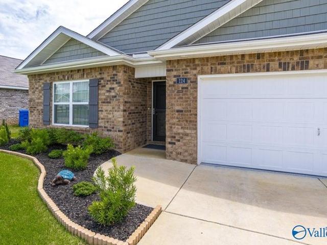124 Ozy Dr, Athens, AL 35613