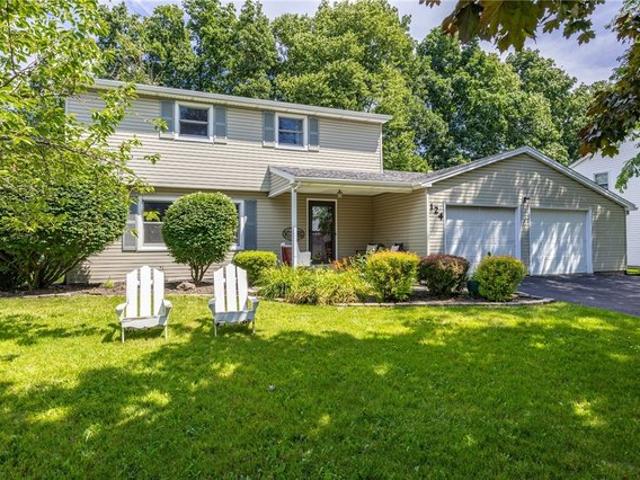 124 Long Park Dr, Rochester, NY 14612