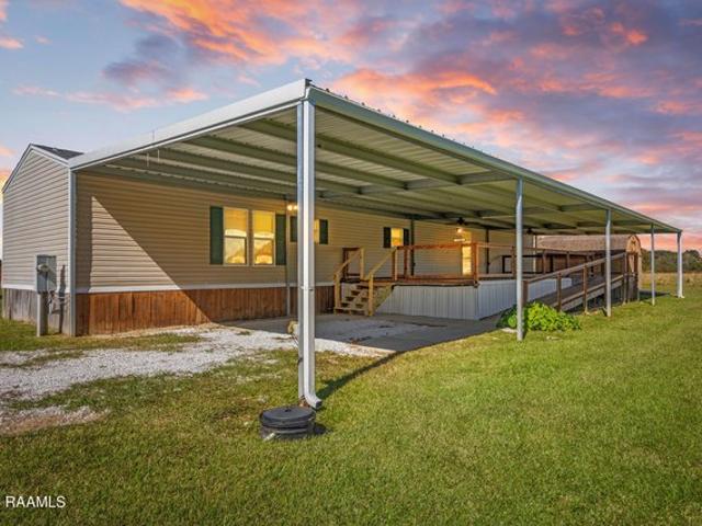 124 Landon Ln, Sunset, LA 70584