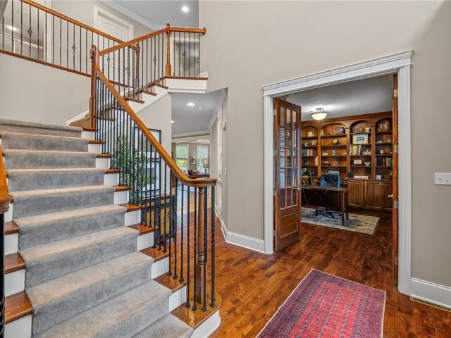 124 Majestic Dr