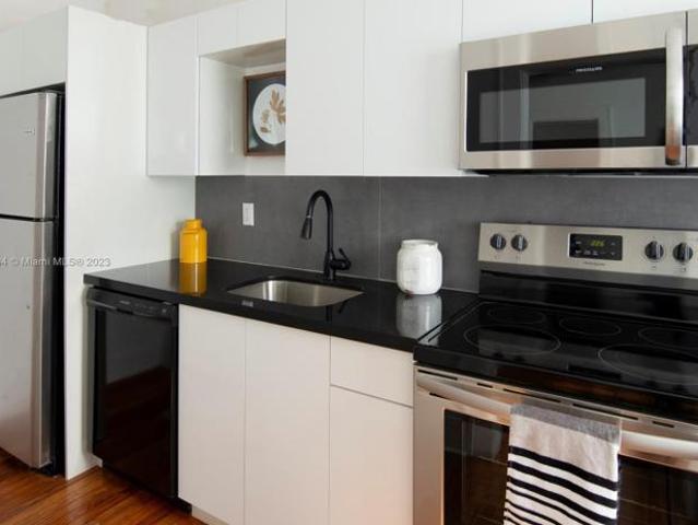 124 Mendoza Ave #9, Coral Gables, FL 33134