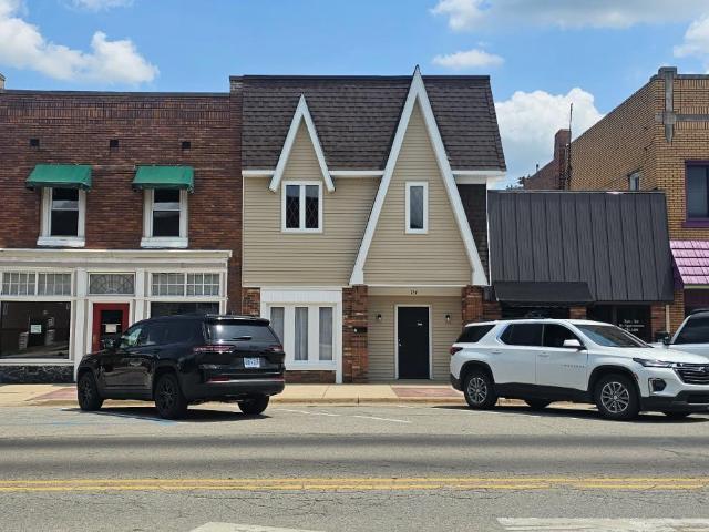 124 N Almont Avenue