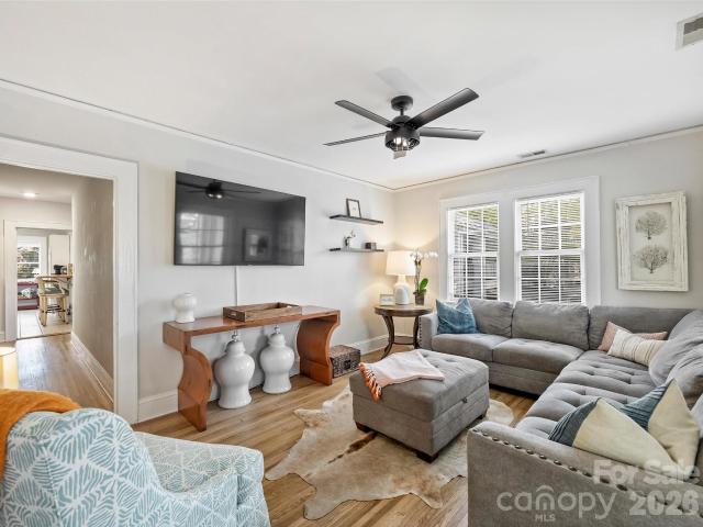 124 N Laurel Avenue # 4