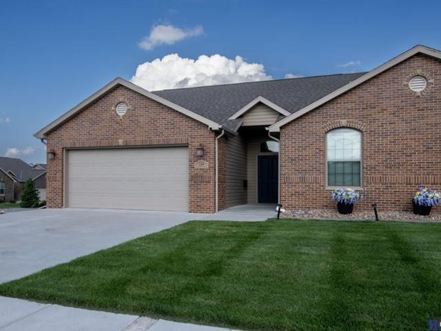 124 S 91st St, Lincoln, NE 68520