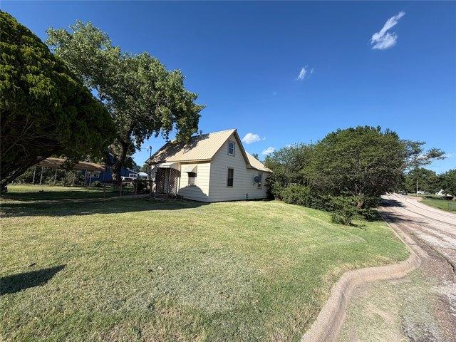 124 S Chicago Ave, Bucklin, KS 67834