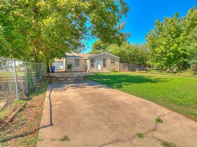 124 S M Ave, El Reno, OK 73036