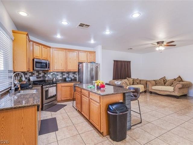 124 Sharp Edge Ave, North Las Vegas, NV 89031