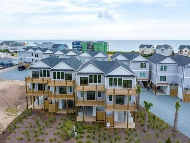 124 Shell Rd, Surf City, NC 28445