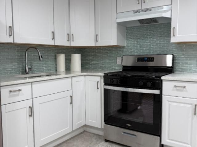 124 Stone St # 2