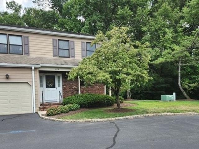 124 Sunrise Dr, Long Hill Township, NJ 07933