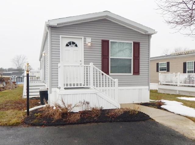 124 Parkside Ct, North Wales, PA 19454