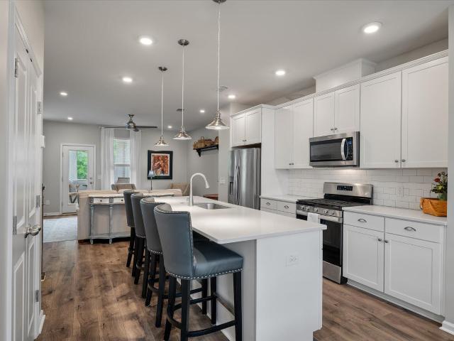 124 Rowans Creek Dr, Charleston, SC 29492 | MLS #26012 | Compass