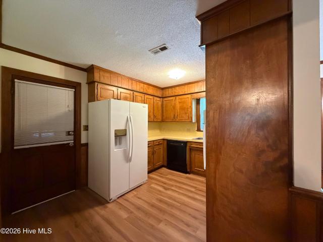 124 Rock Creek Drive S