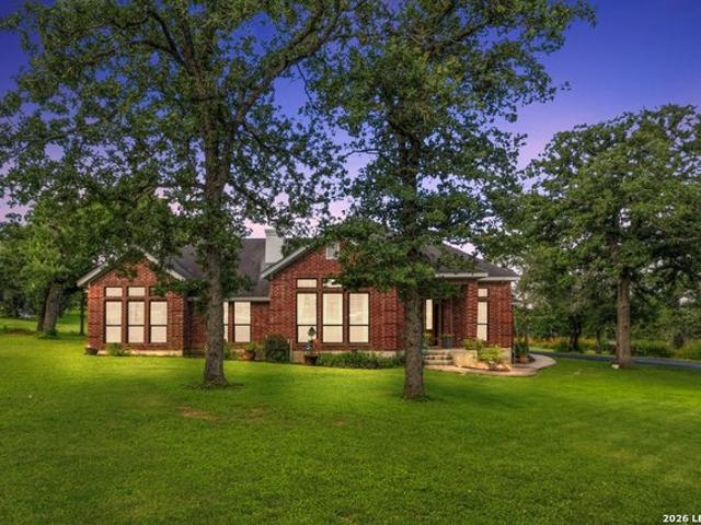 124 Rosewood Dr, La Vernia, TX 78121