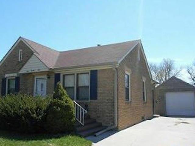 124 Ringland Rd, Hastings, NE 68901